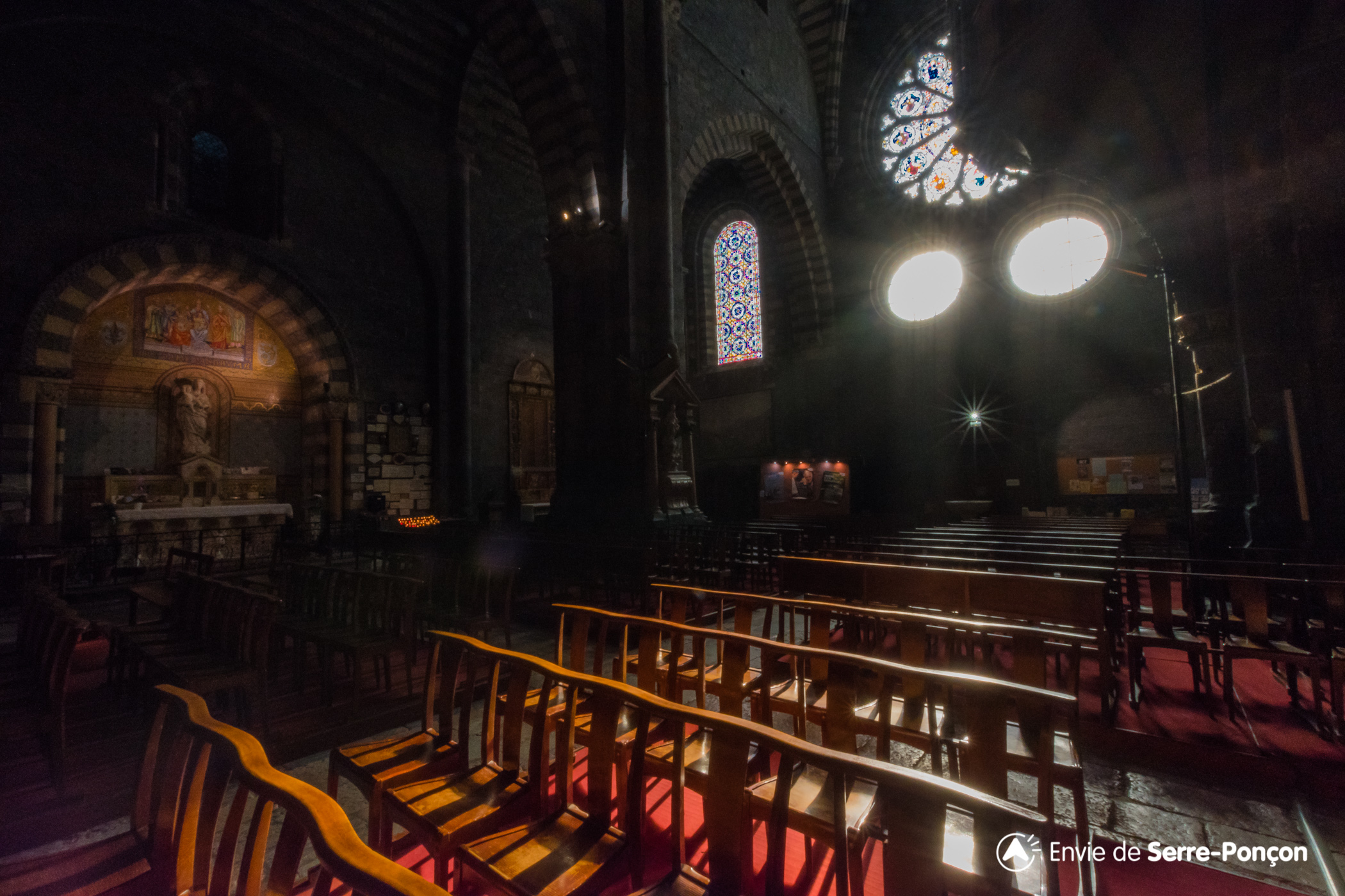 Cathédrale d'Embrun : le joyau des Alpes - Envie de Serre-Ponçon